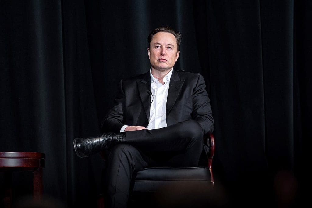 SpaceX navdušil vlagatelje, Musk postal prvi človek z več kot bilijonom ...