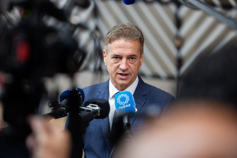 Požareport: Kadivnik vsaj trikrat osebno pokril Goloba, afera Black ...